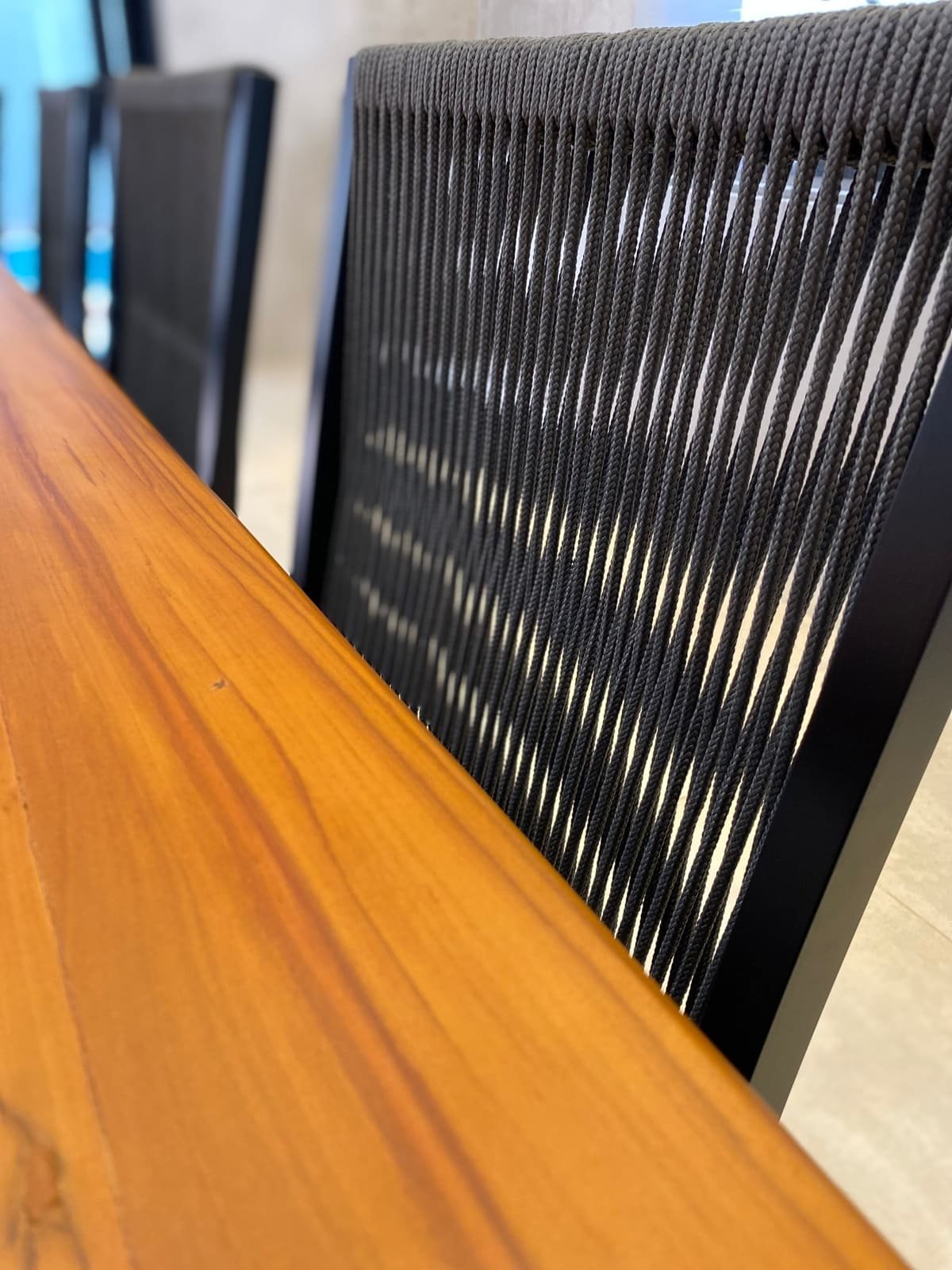 Madeira Pura - Mesa Retangular Peroba Rosa 300x100 Base Aluminio