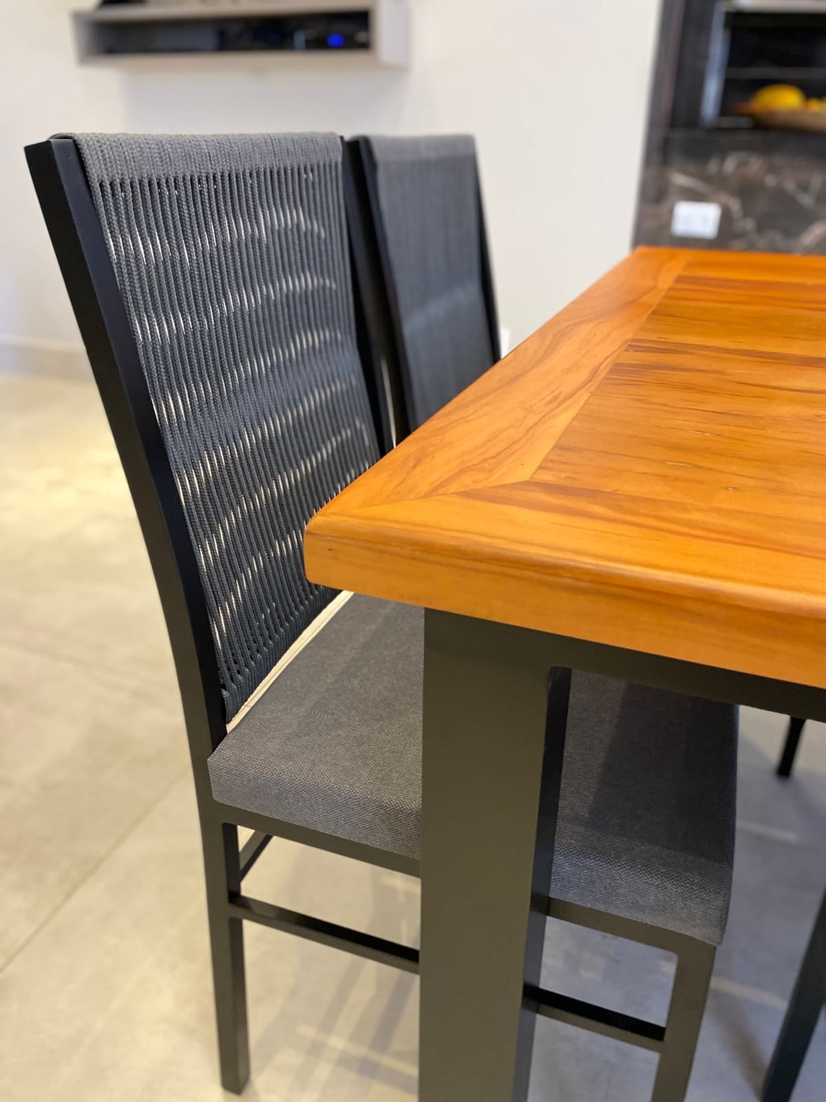 Madeira Pura - Mesa Retangular Peroba Rosa 300x100 Base Aluminio