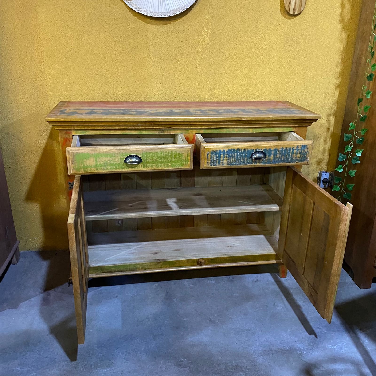 Madeira Pura - Buffet / Arcaz Madeira Maciça